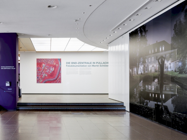 DIE BND-ZENTRALE IN PULLACH. Fotodokumentation von Martin Schlüter ...